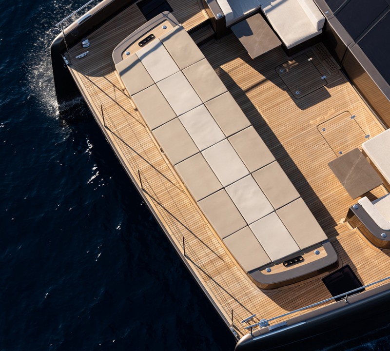 Yacht 80 Sunreef Power, | CHARTERWORLD Luxury Superyacht Charters